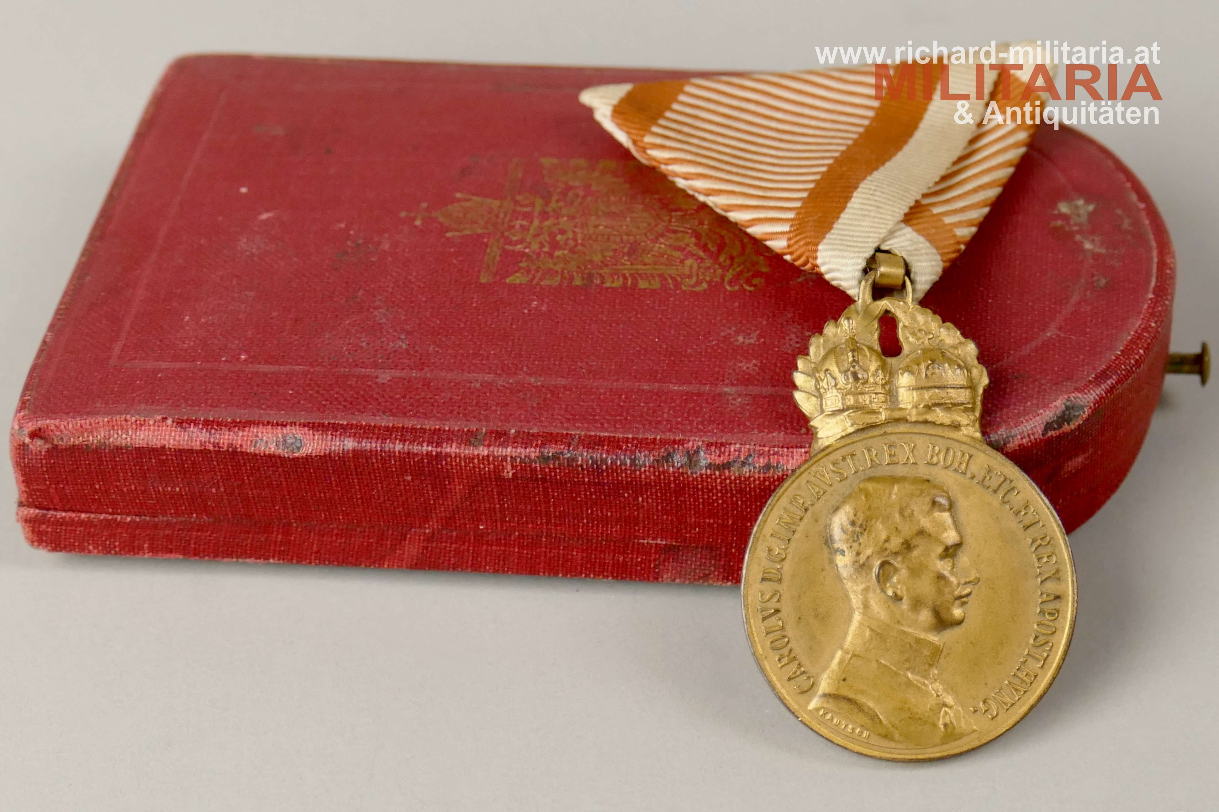 k.u.k. Bronzenes Signum Laudis Kaiser Karl mit Etui | M75810