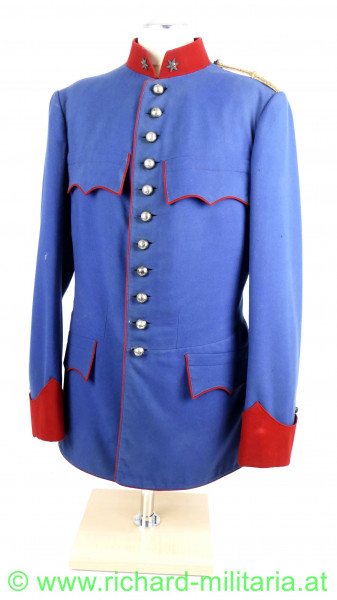 Uniformen und Effekten